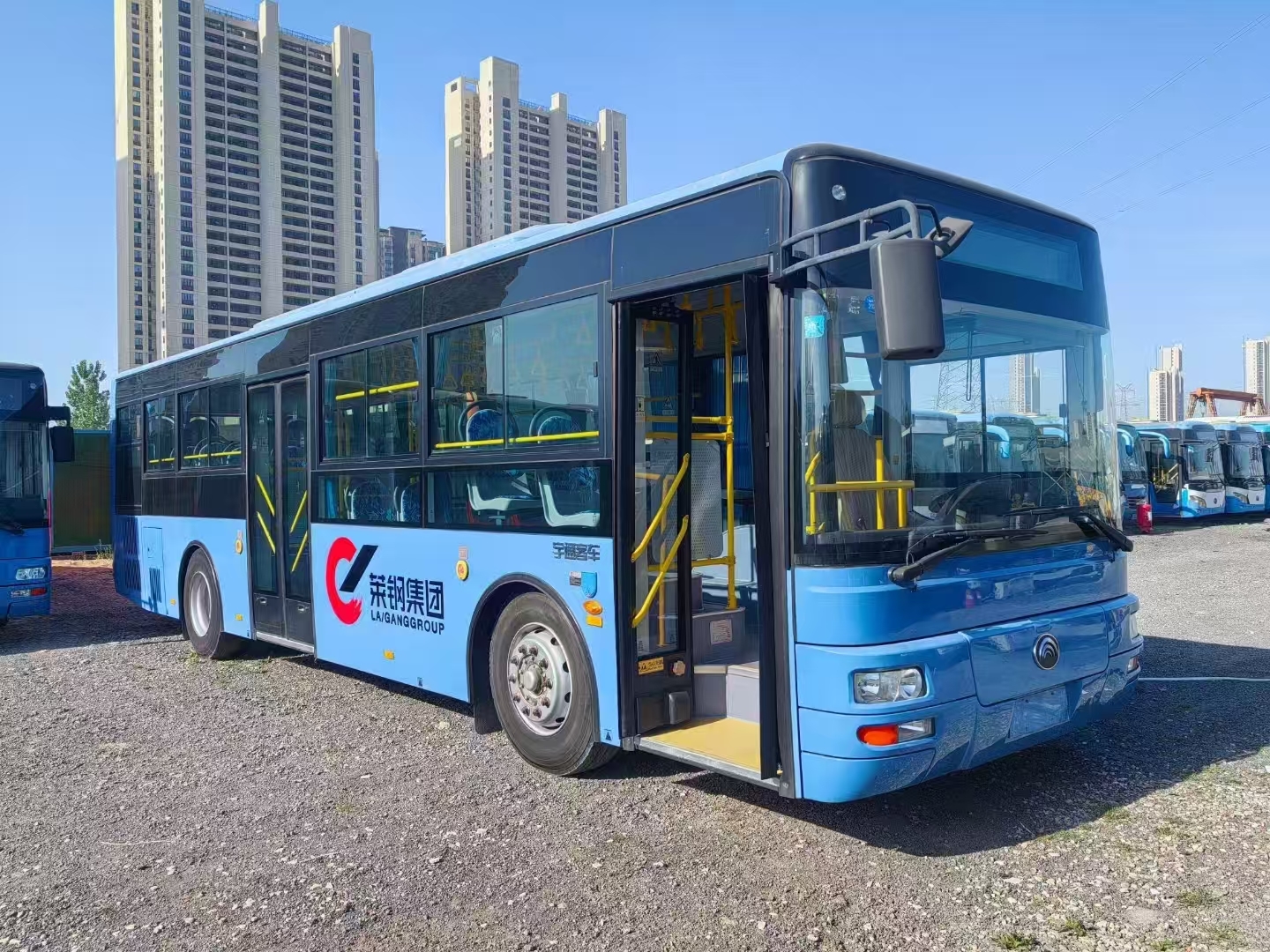 Used Yutong City Bus Diesel 12m Luxury Tour Commuter Airport School ...